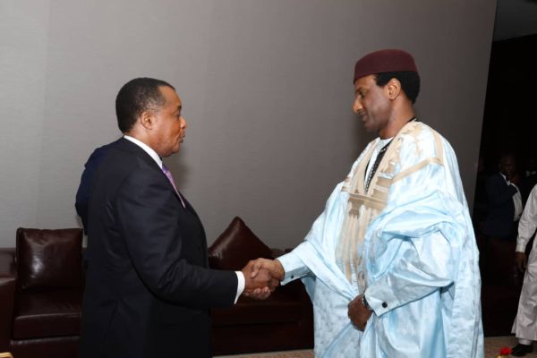Entretien entre Denis Sassou N’Guesso et Ali Lamine Zeine - Journal de ...