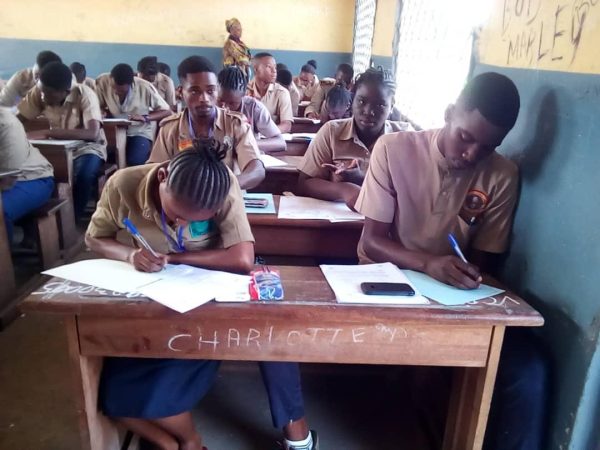 Congo-BECP : plus de 110000 candidats affrontent les épreuves - Journal ...