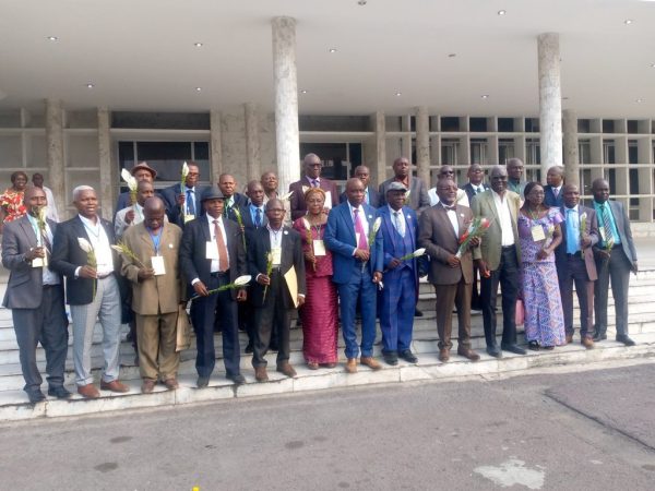 Congo : Christian Grégoire Epouma reste à la tête de l’Apeec - Journal ...